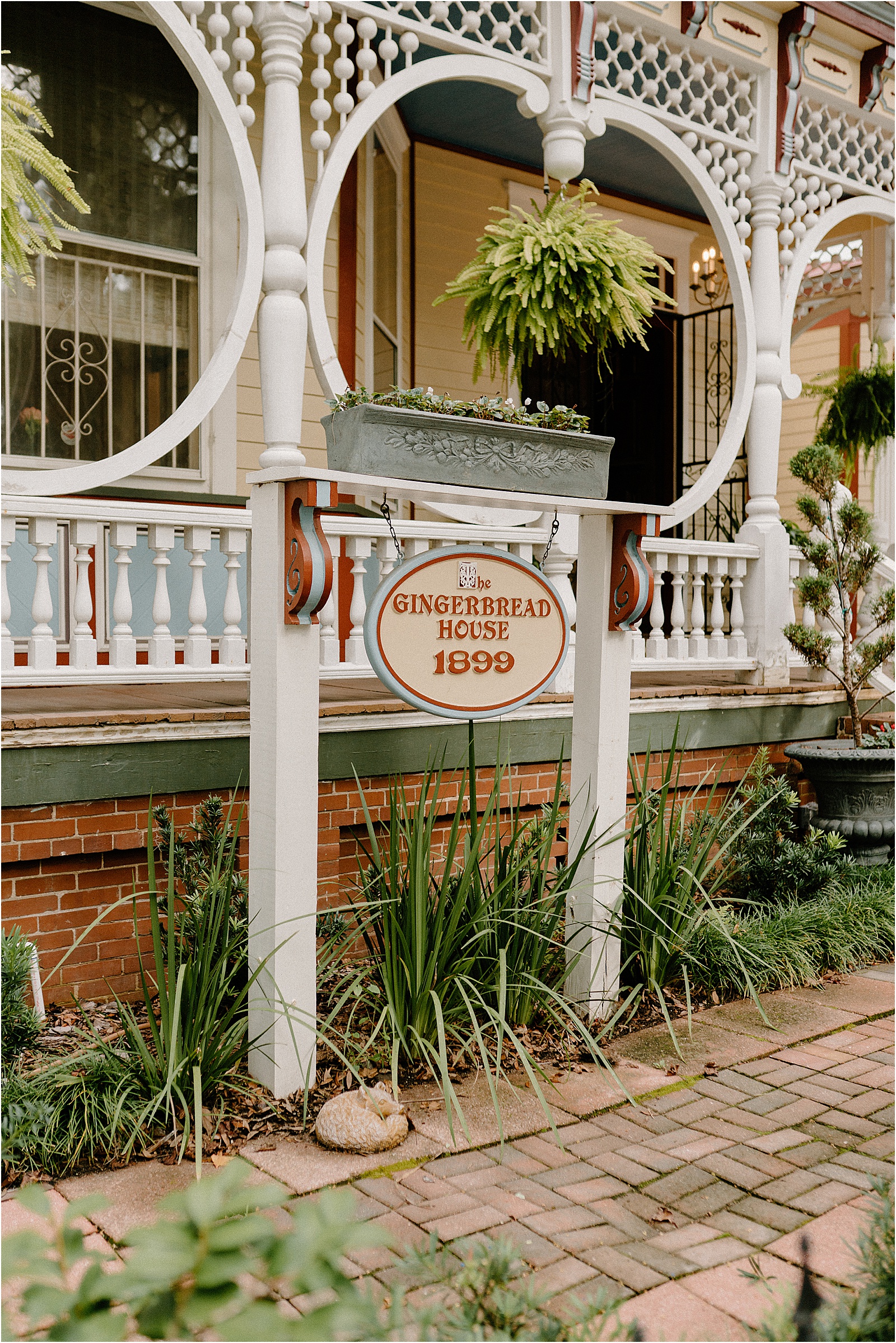 GINGERBREAD HOUSE WEDDING VENUE | Anneliese Gabriele Photography